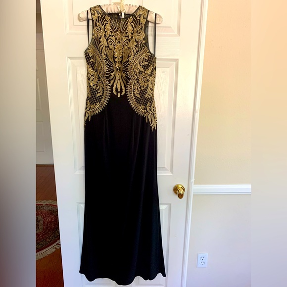 Cachet | Dresses | Nwt Cachet Formal Maxi Dress Black With Golden ...